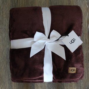 UGG | Other | Nwt Ugg Home Whitecap Plush Throw Blanket | Poshmark